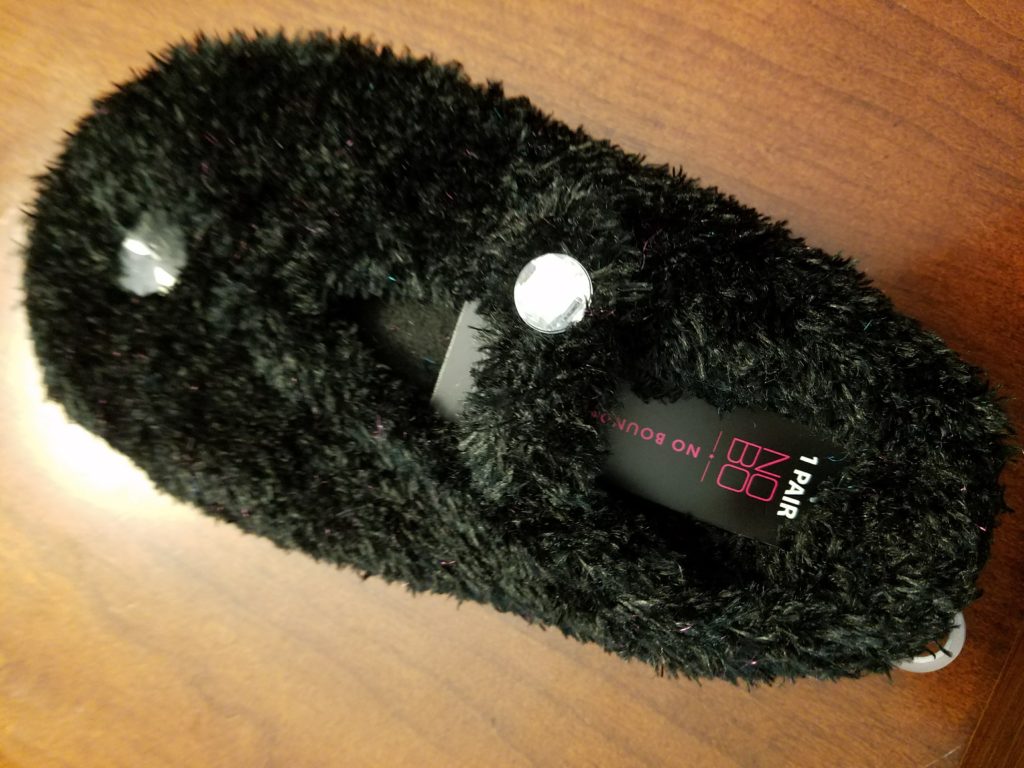 Long Flight? No problem! Bring these airplane necessities! | Guru Travel
